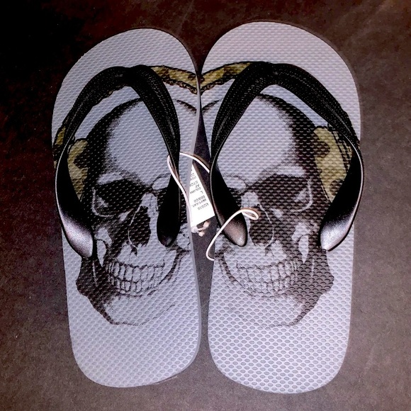 The Children's Place | Shoes | New Kids Skull Flip Flop Sandals Size 2 ...